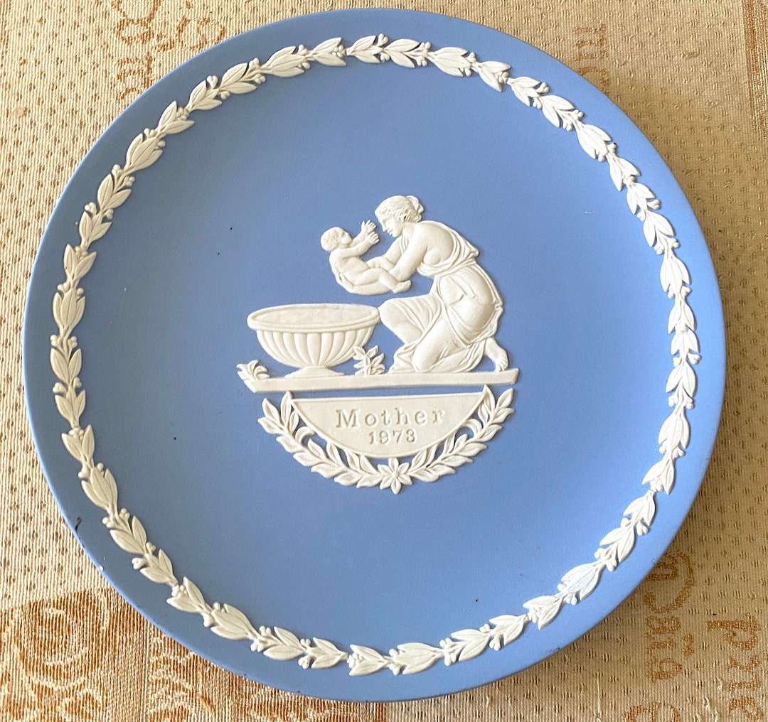 Wedgwood Jasperware Mother's Day 1973 Vintage Plate. Bisque Porcelain Blue. Classic Greek ...