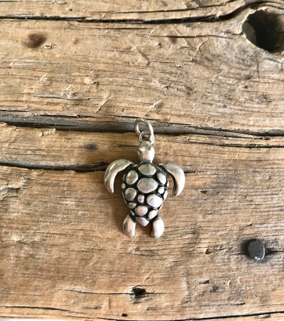 Sterling Silver / Turtle Pendant / Sea Turtle / Ocean… - Gem