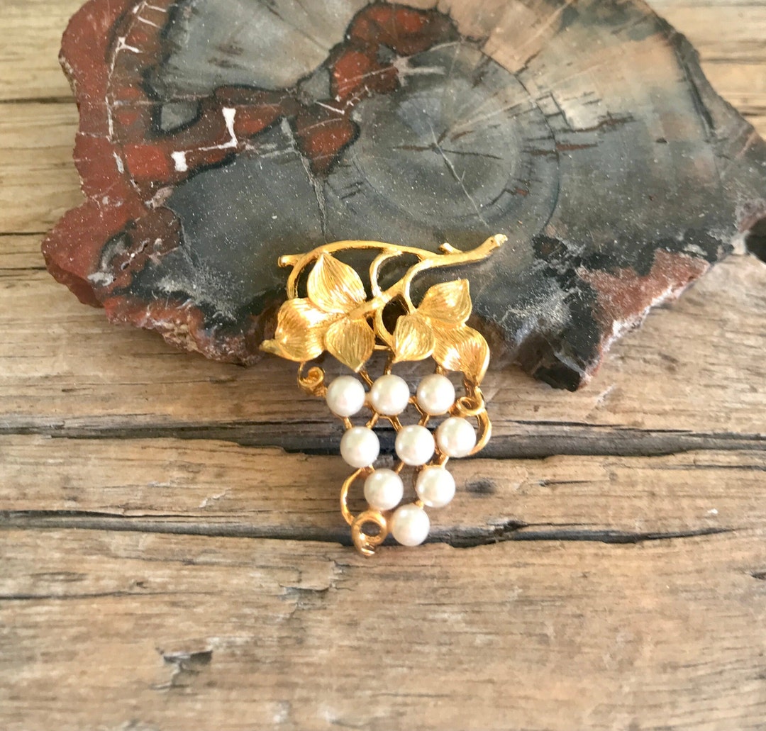 Napier Company / Gold Tone / Grapes Brooch / Faux Pearls / Leaves ...
