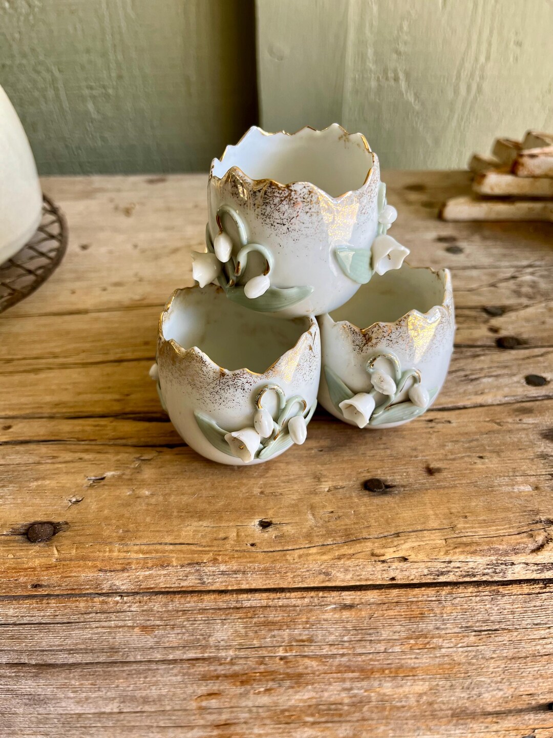 4 Egg Cups / Stacked Cups / Floral / Gold Gilt / White Flowers / Green ...