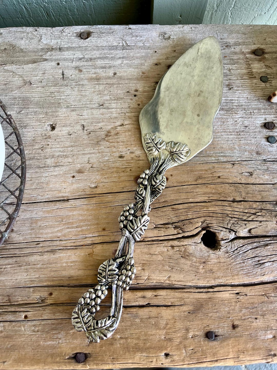 Godinger / Silver Plate / Grape Pattern / Cake Server / 11 Inch ...