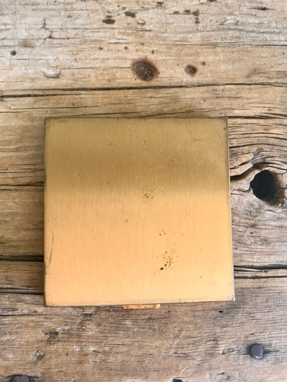Volupté Compact / Gold Tone / Loose Powder / Engine T… - Gem