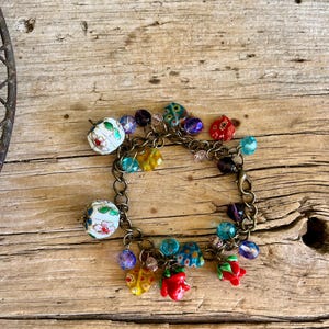 Charm Bracelet / Art Glass / Red Roses / Glass Hearts / Floral / White ...