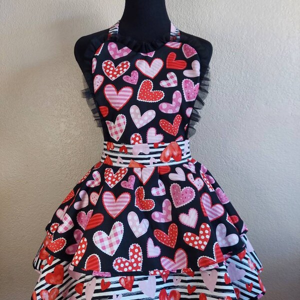Queen of Heart Apron - Etsy