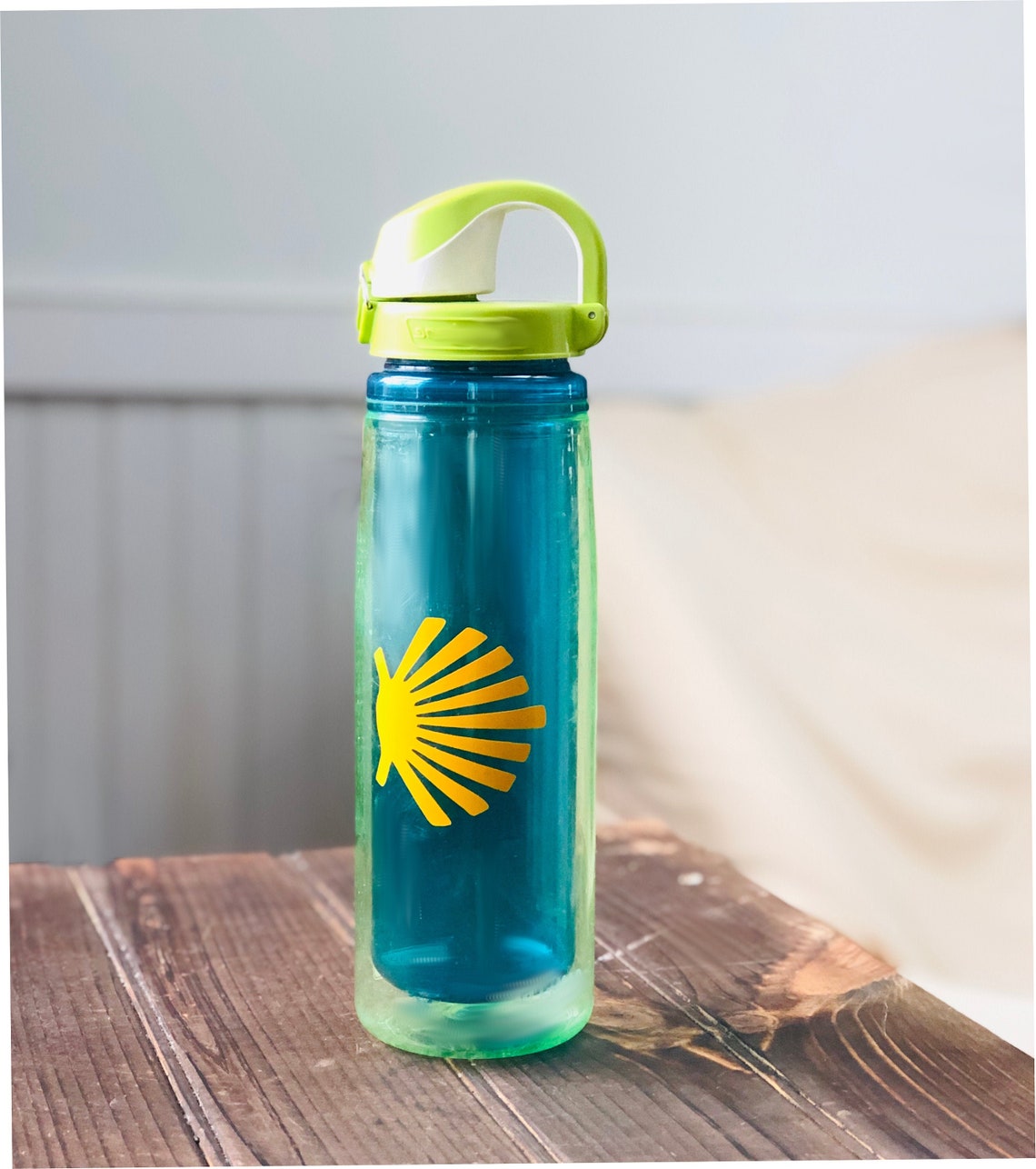 Scallop Shell Vinyl Camino Decal & Camino Sticker : Symbol of | Etsy