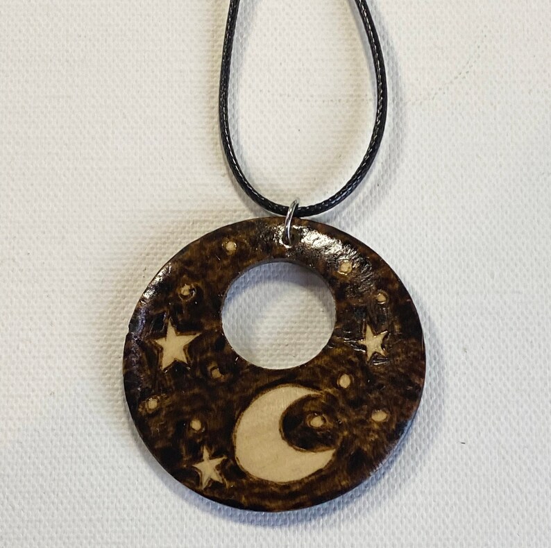 Pyrography Round Wood Pendant Nature Inspired Jewelry Wood-burned Necklace - Etsy