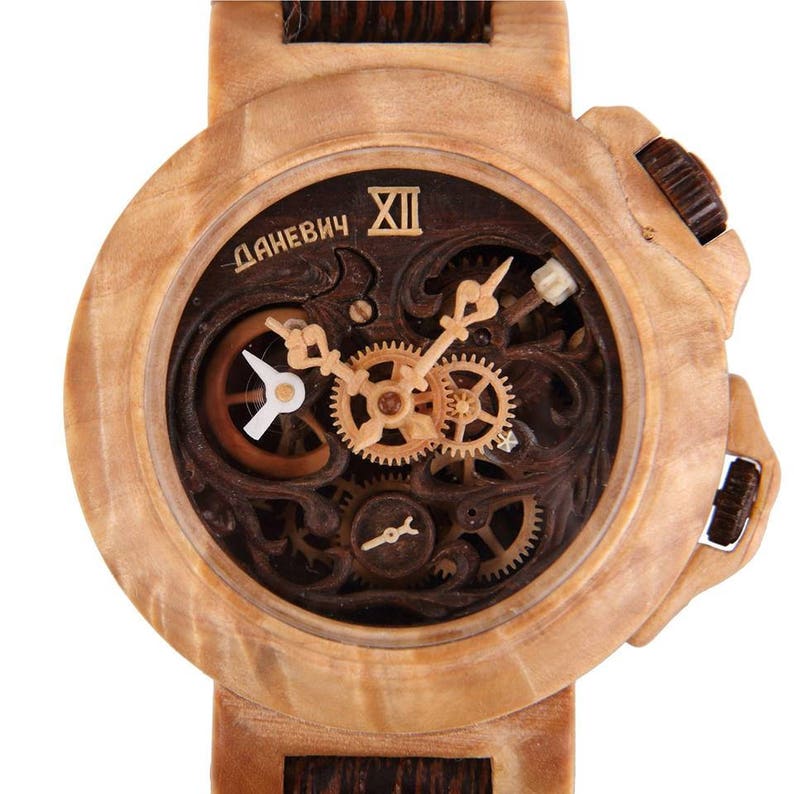Klassische Uhr Holzwerk von Valerii Danevych | Etsy