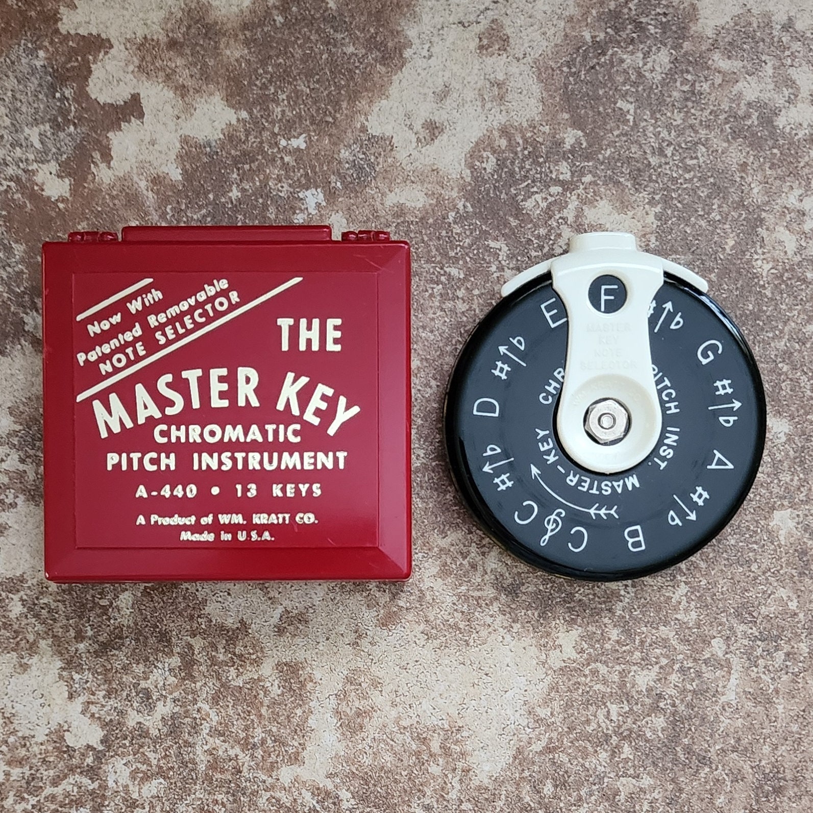 Master Key Pitch Pipe Kratt Chromatic C-C Pitch Pipe With Note Selector ...