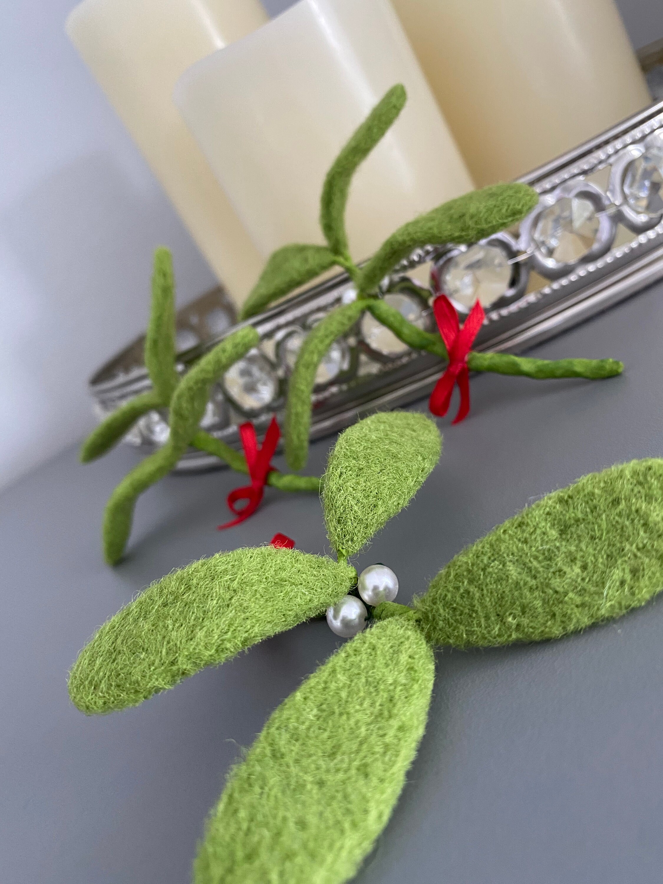 Needle Felted Mistletoe, Christmas Tree Decorations, Buttonholes ...