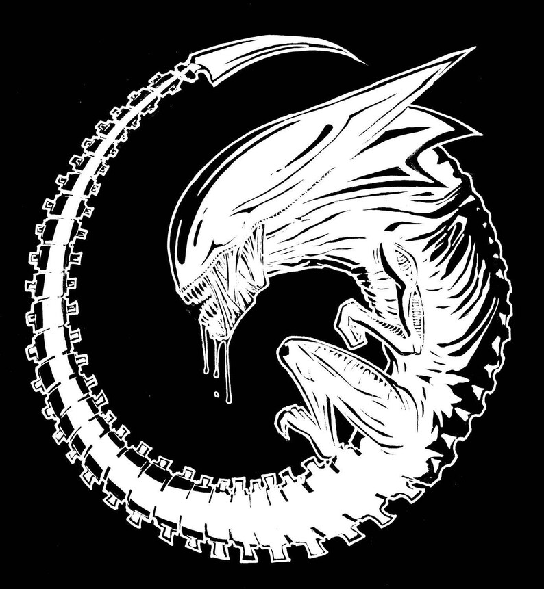 Queen Alien Fetus Maternity T-shirt | Etsy