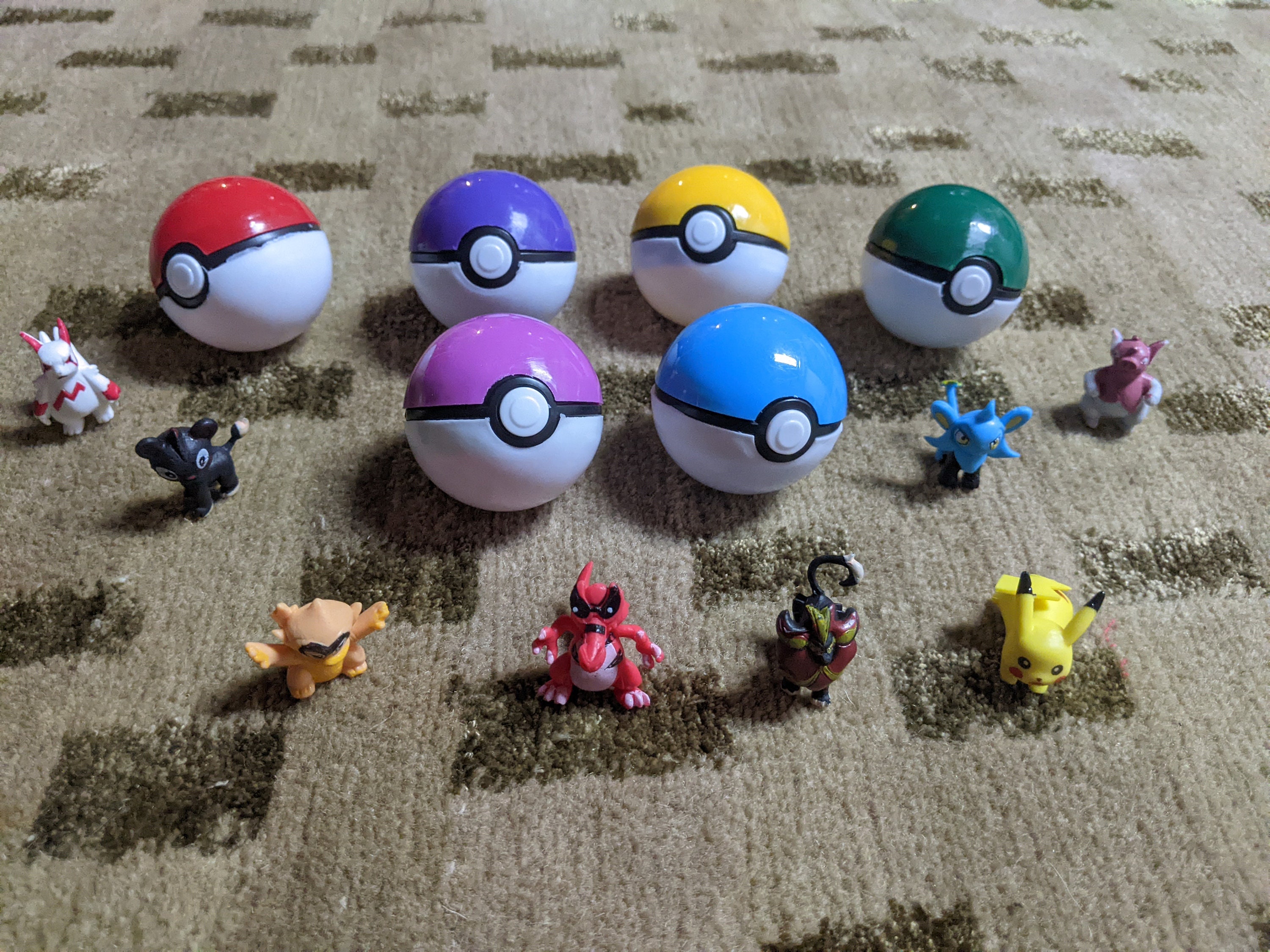 Pokemon balls with figures store