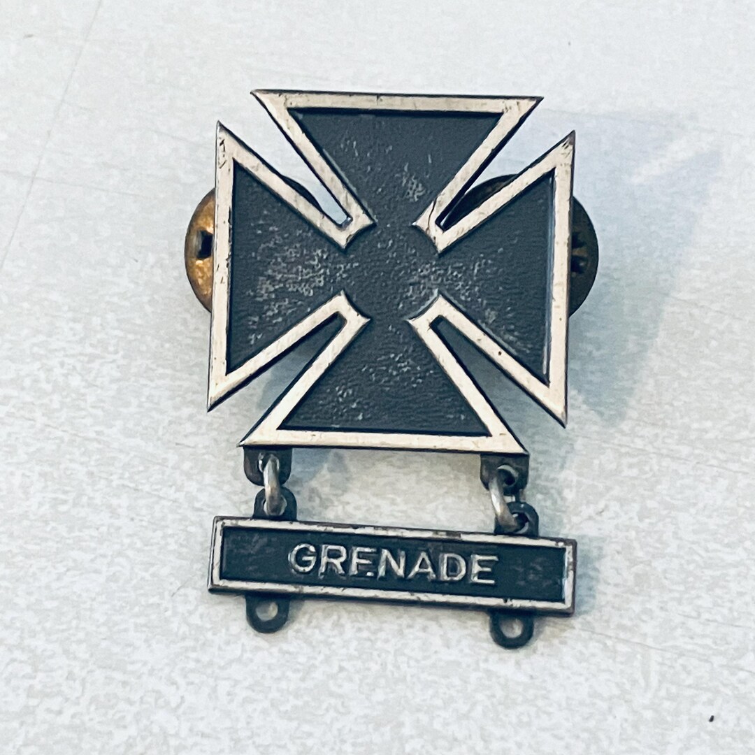 Vintage Vietnam War US ARMY MARKSMAN Badge Grenade Bar G-I Lapel Pin ...