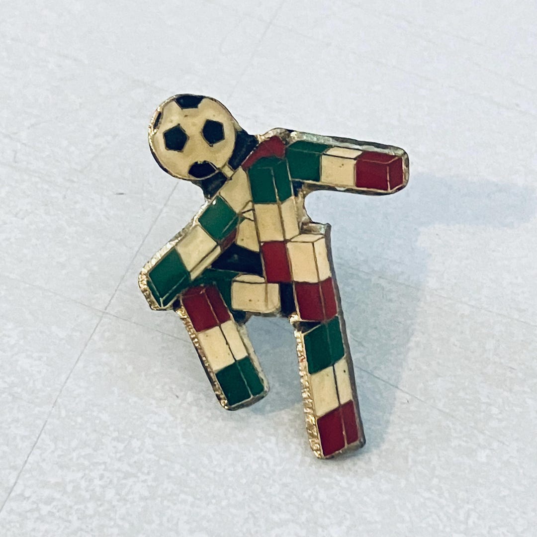 Vintage ITALY Italia 90 World Cup Logo Mascot Lapel Pin, Enamel Pin ...