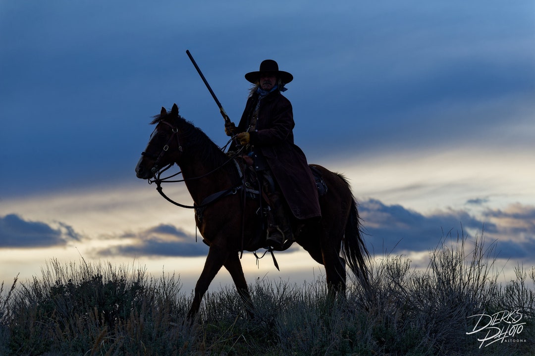 Mounted American Cowboy With Rifle Photo, Old West Cowboy on A Horse ...