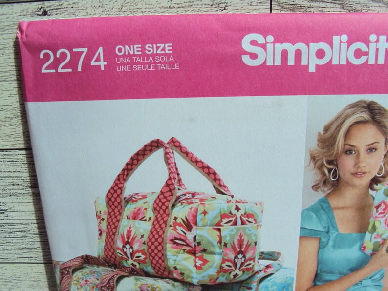 Simplicity Sewing Pattern 2274 Duffle Bag, Luggage Tag & Clutch ...