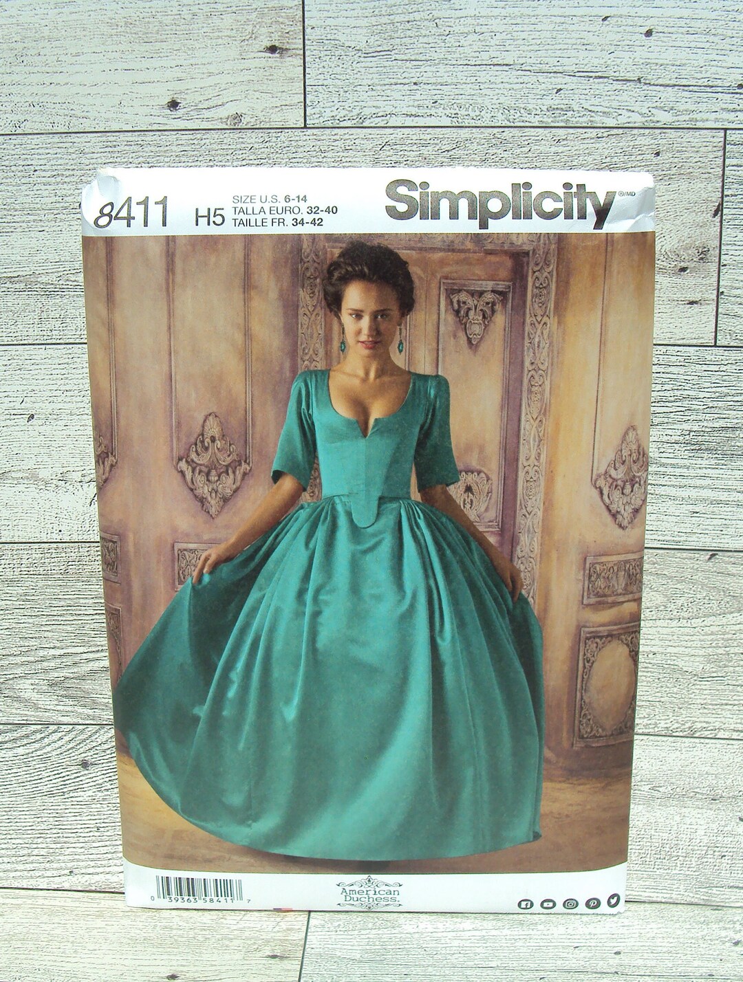 Simplicity Sewing Pattern 8411 - Misses 18th Century Dress With ...