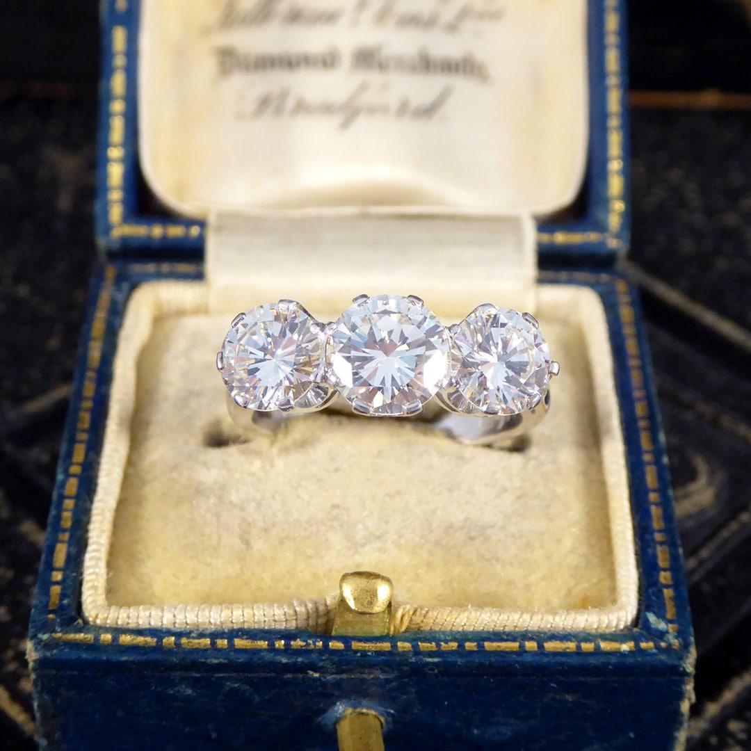Vintage 3.20ct Brilliant Cut Diamond Three Stone Trilogy Ring in 18ct ...