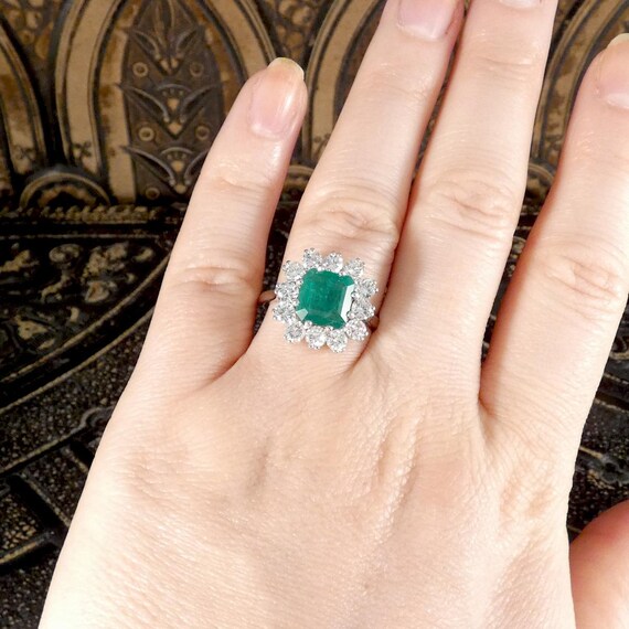 2.21ct Emerald and 1.50ct Diamond Cluster Ring in 18c… - Gem