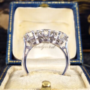 Vintage 3.20ct Brilliant Cut Diamond Three Stone Trilogy Ring in 18ct ...