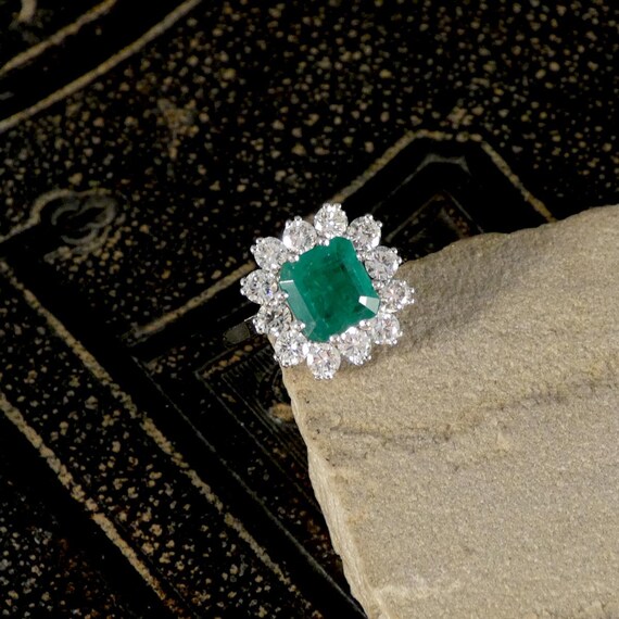 2.21ct Emerald and 1.50ct Diamond Cluster Ring in 18c… - Gem