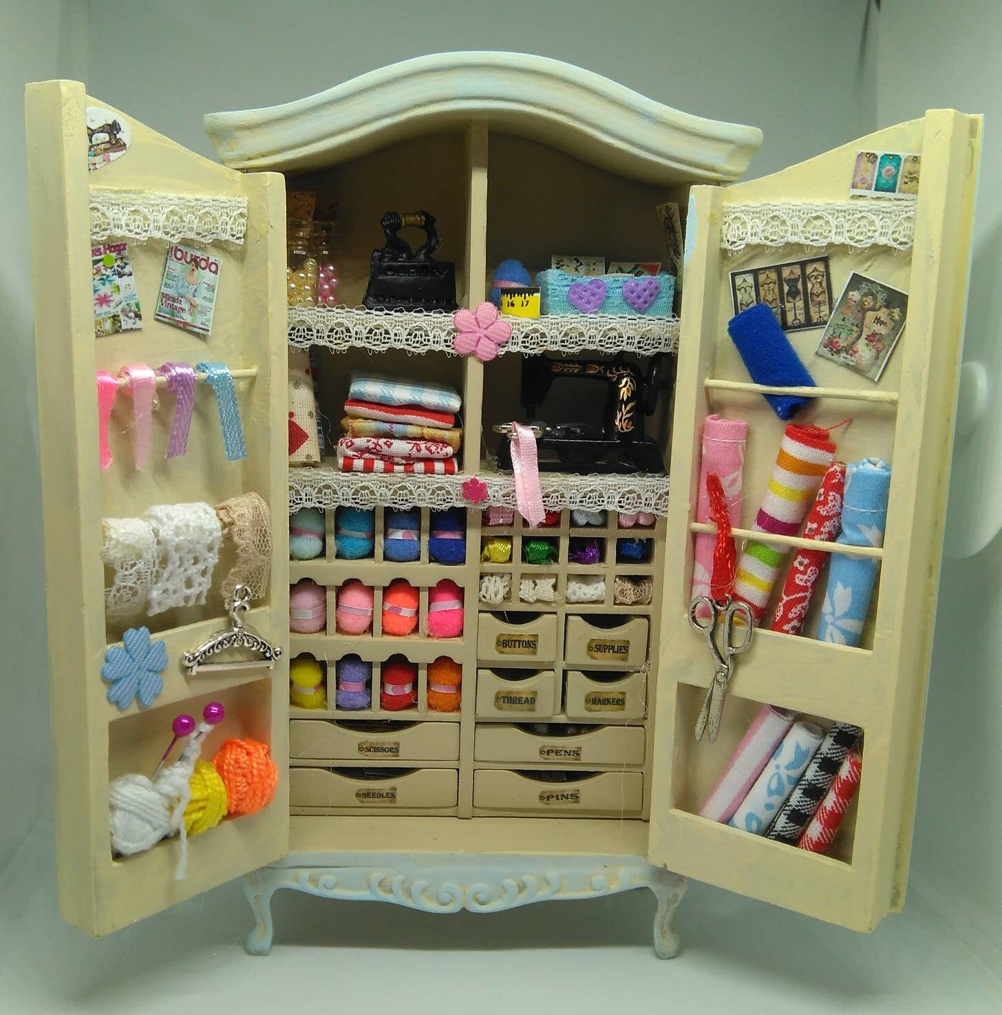 Sewing wardrobe 1:12 scale Armario de costura escala 1 12 | Etsy