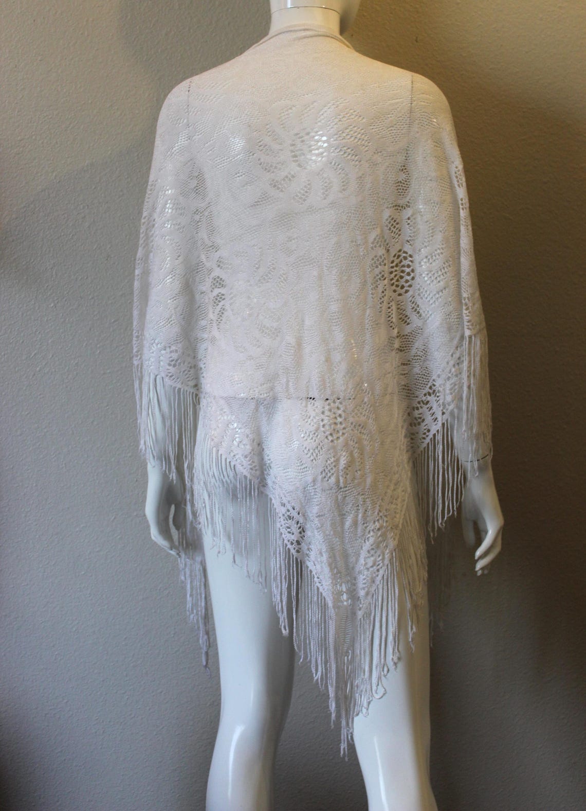 Vintage 1970s White Fringe Shawl Grandma Cottagecore Boho Wrap Stole ...