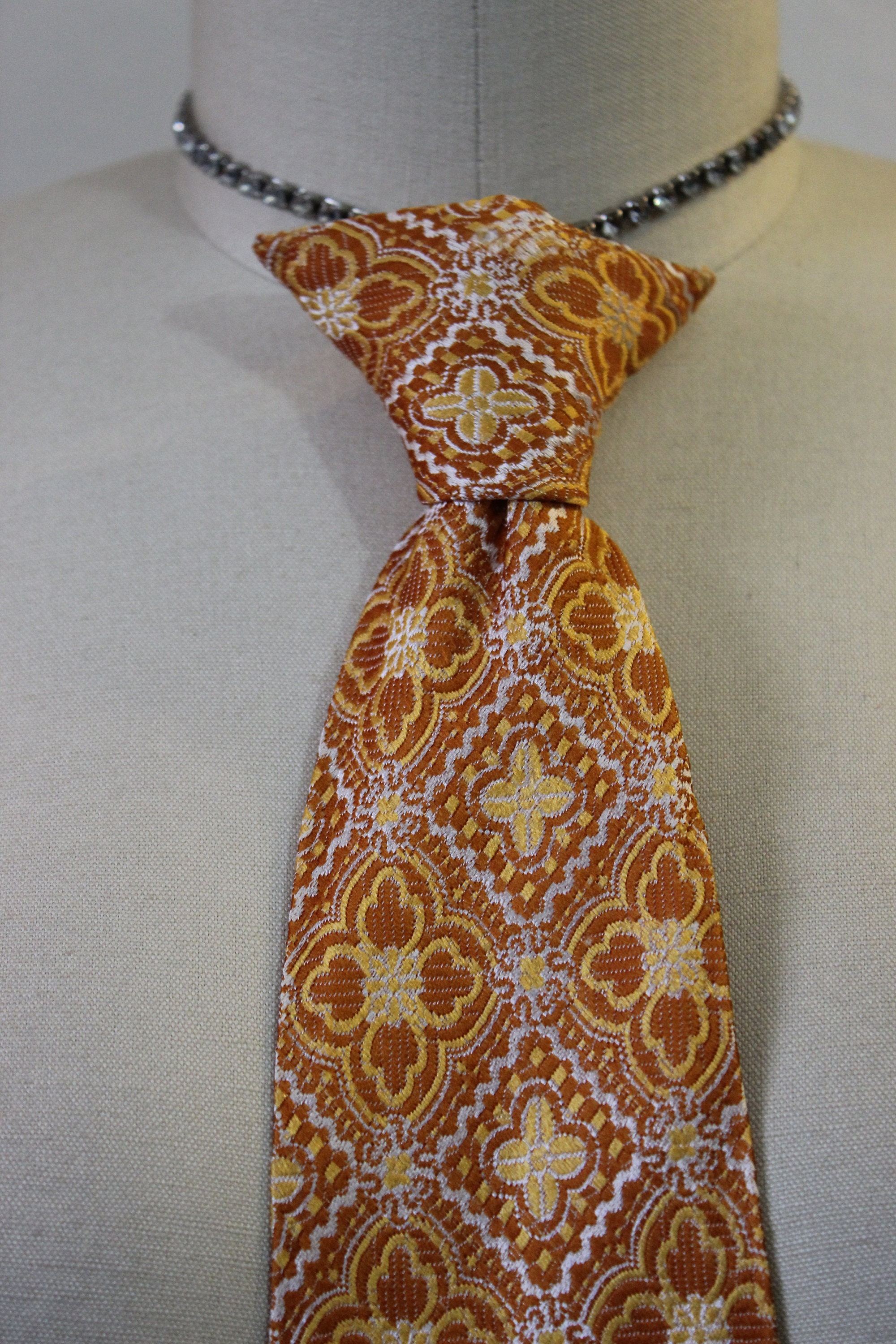 Vintage 60s 70's Mens Unisex Snapper Clip Tie Necktie Gold Medallion ...