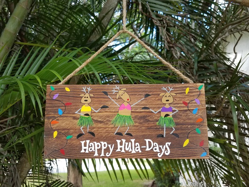Happy Hula-days Hawaii Tropical Christmas Sign, Hula Dancing Reindeer ...