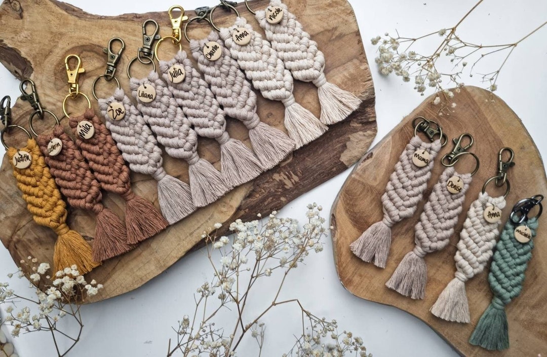 Makramee Schlüsselanhänger personalisiert, Anhänger mit Gravur ...