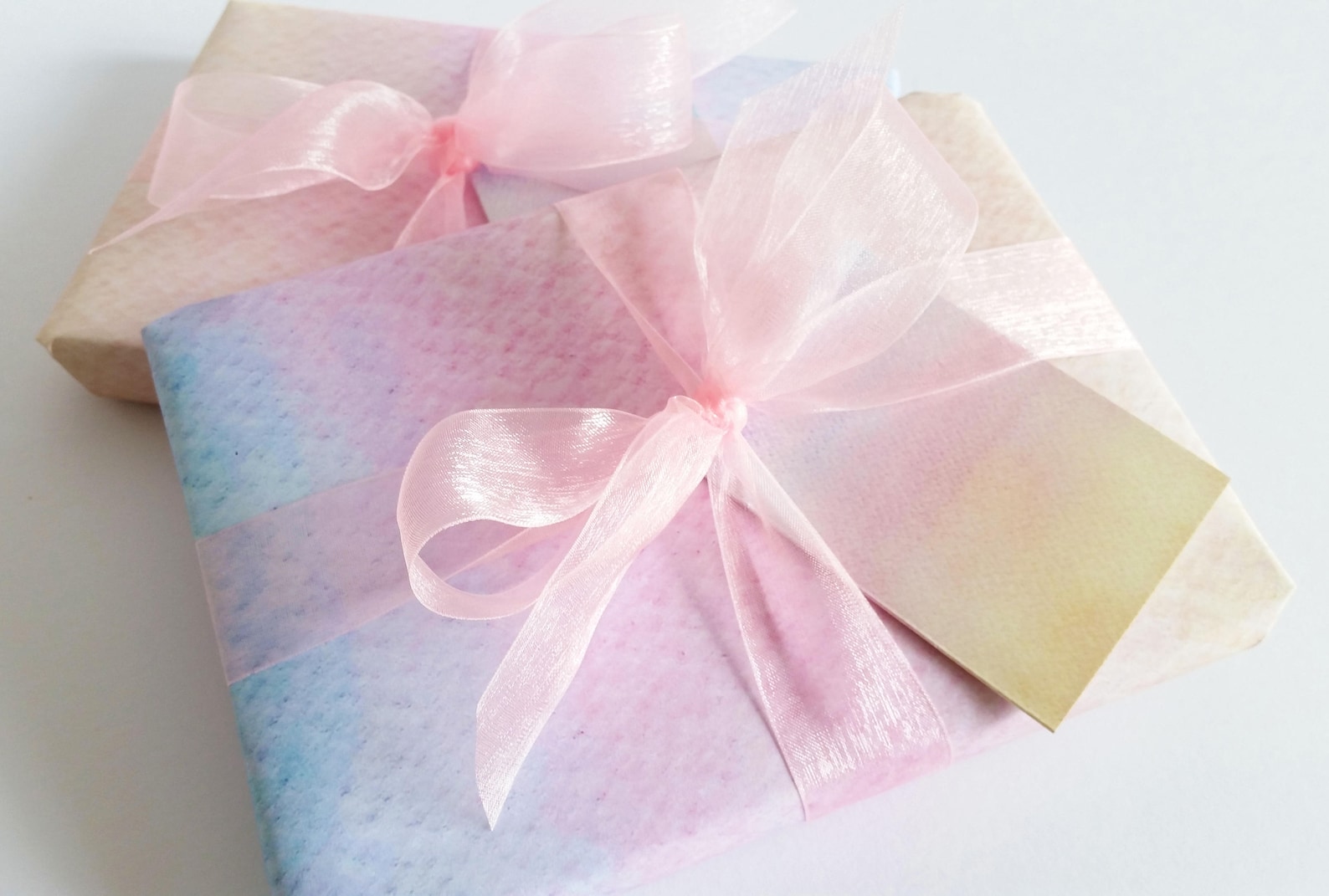 Gift Wrap & Gift Tag Sets Featuring My Original Watercolour - Etsy