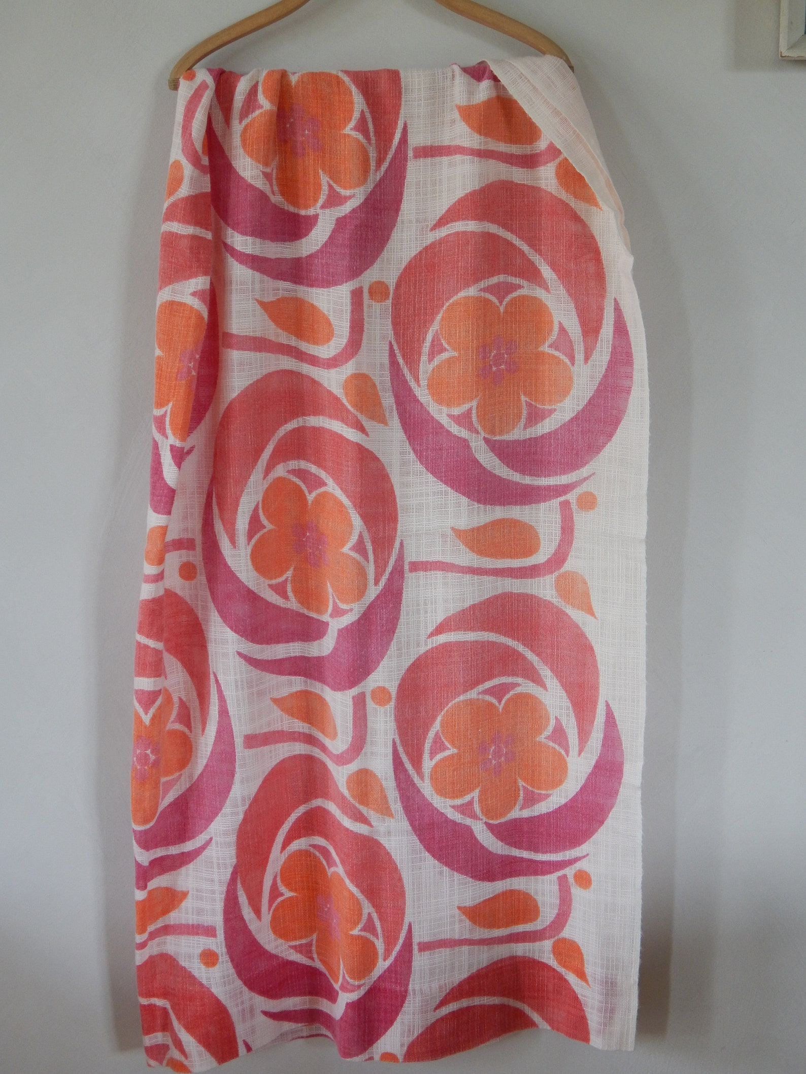 Scandinavian Vintage Pink/ Orange Flower Fabric Decorative - Etsy