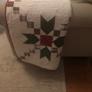 NEW Christmas Irish Chain Quilt - Etsy