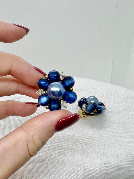 Vintage Lisner Gold Tone Light and Dark Blue Faux Pea… - Gem