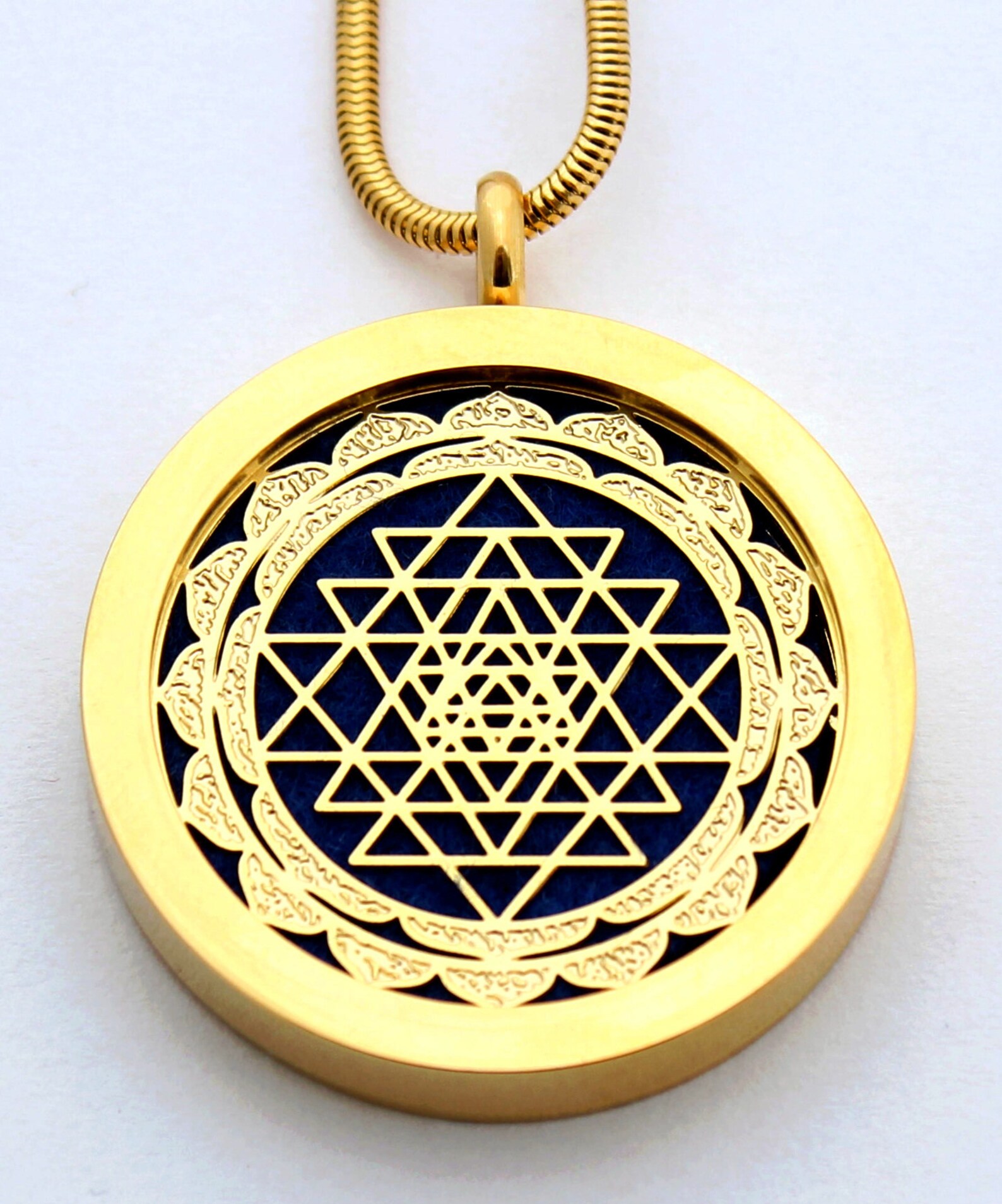 Gold Sri Yantra and Heart Chakra Aromatherapy Double Sided - Etsy