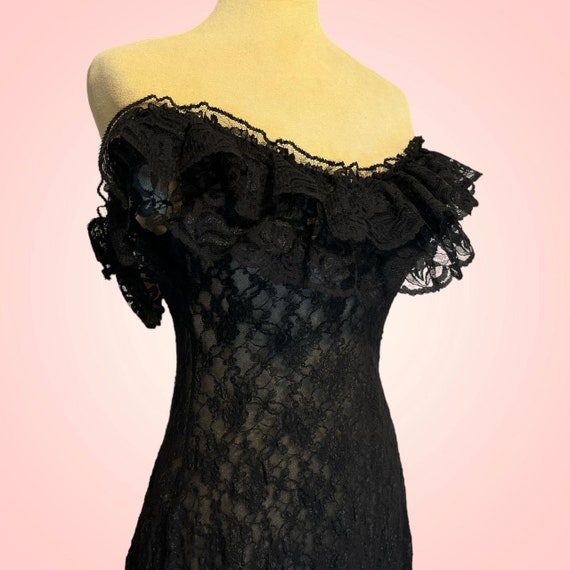 Fredericks of Hollywood Sheer Lace Ruffle Trim Vintag… - Gem