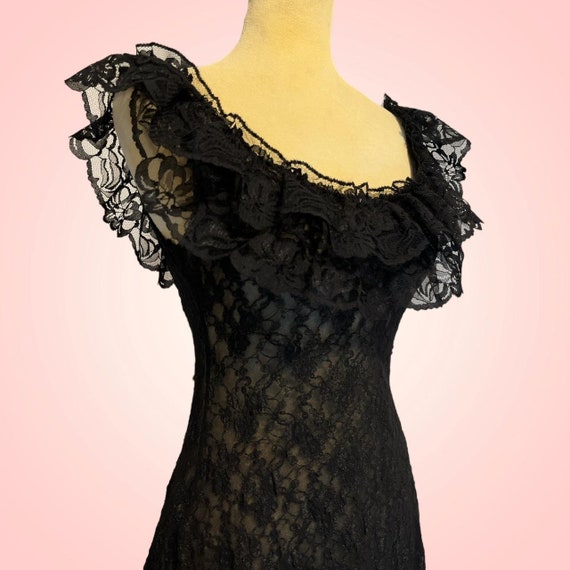 Fredericks of Hollywood Sheer Lace Ruffle Trim Vintag… - Gem