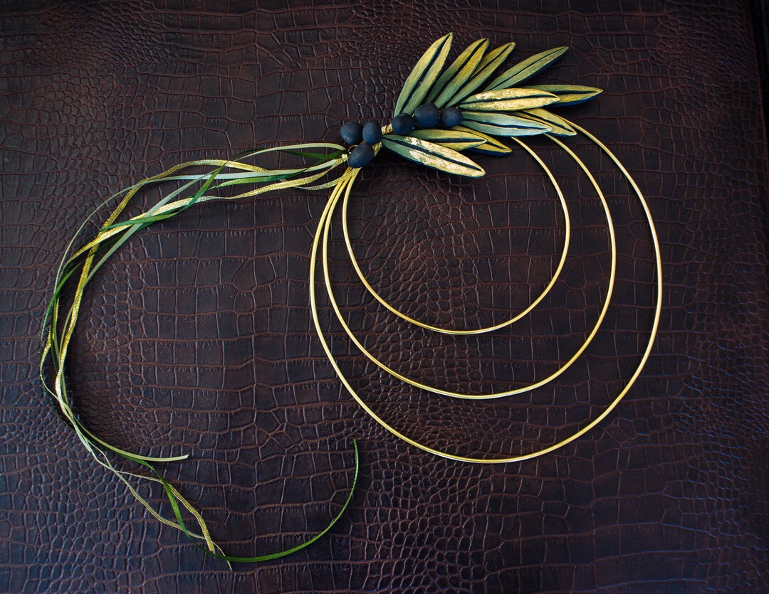 Olive Tree Wreath, Ancient Greek Symbol, Sculpture of Olive Twigs ...