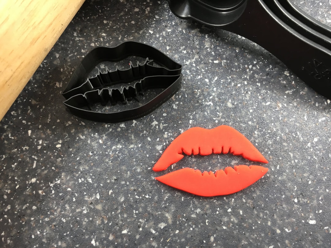 Kissing Lips Cutter – Fun Shape for Baking, Crafts, and Romantic ...
