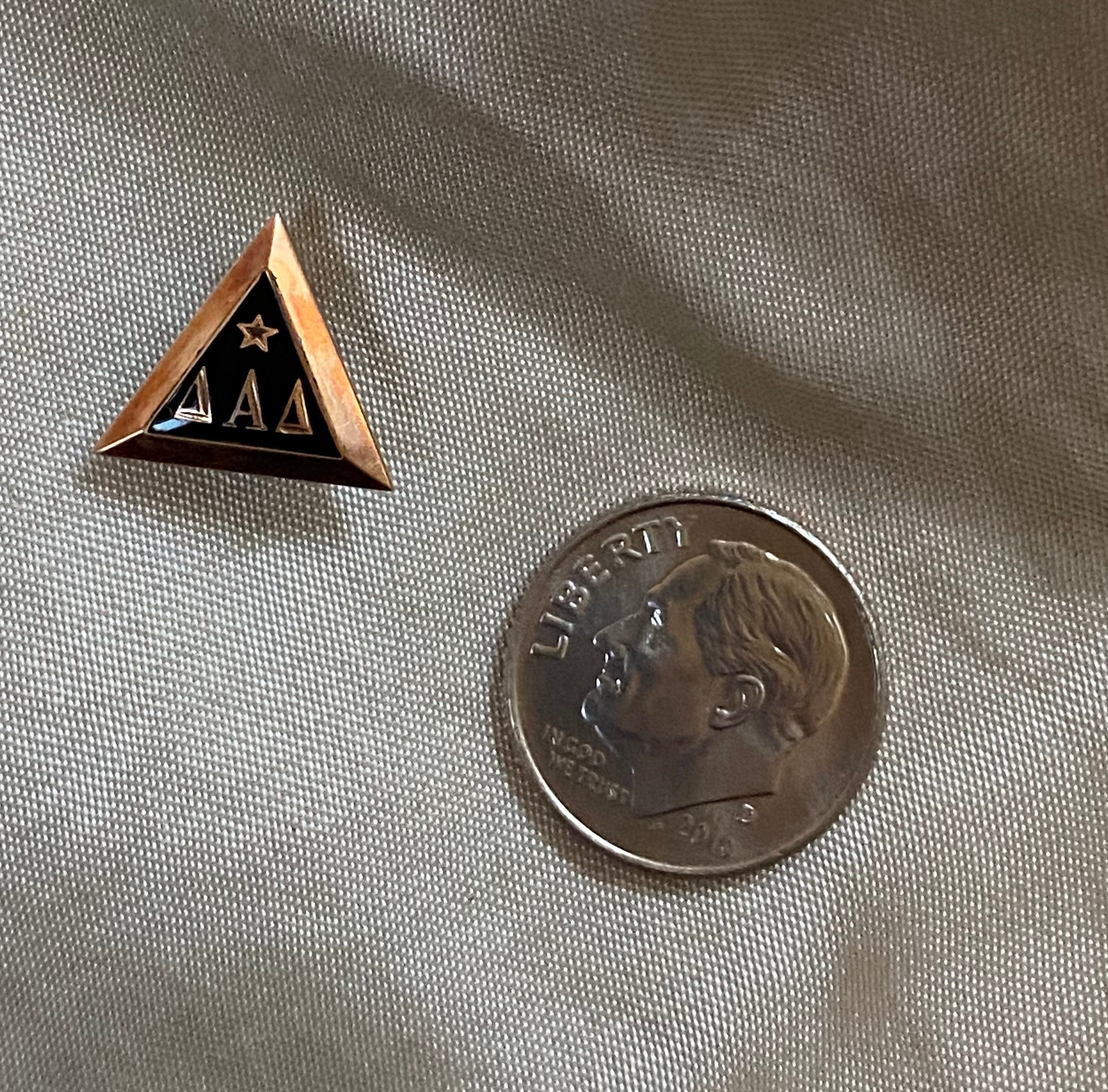 Vintage 1950s Delta Alpha Delta Pin Triangle Yellow Gold Black Enamel ...
