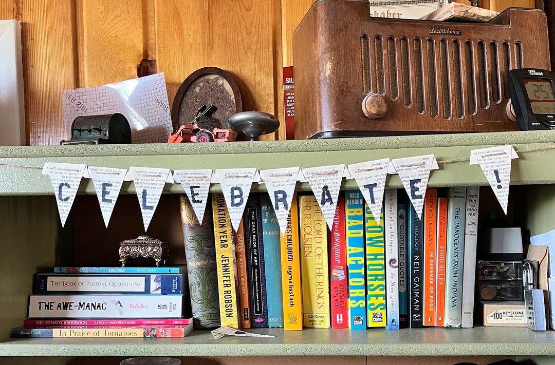 Bookshelf Banner - Etsy