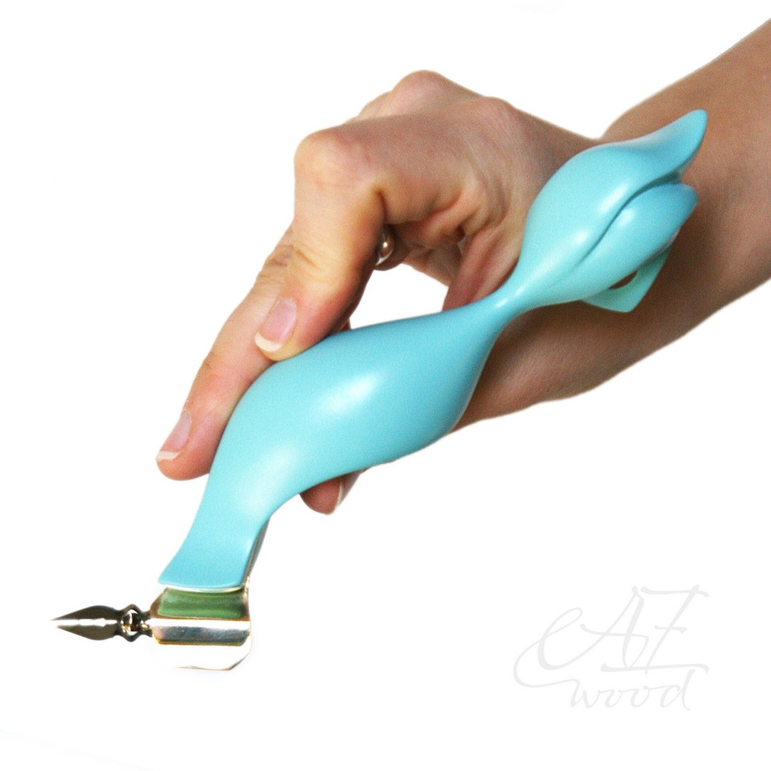 DAPHNE BLUE / 人間工学に基づいた斜めペンホルダー / - Etsy 日本