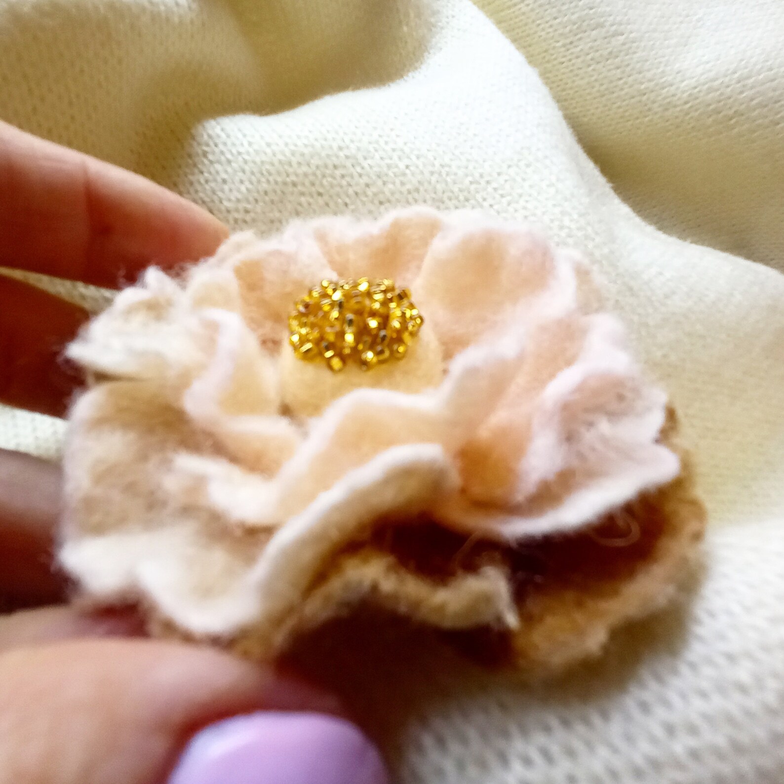 Felted Flower Brooch Set: Custom Wool Brooches, Handmade Jewelry - Etsy
