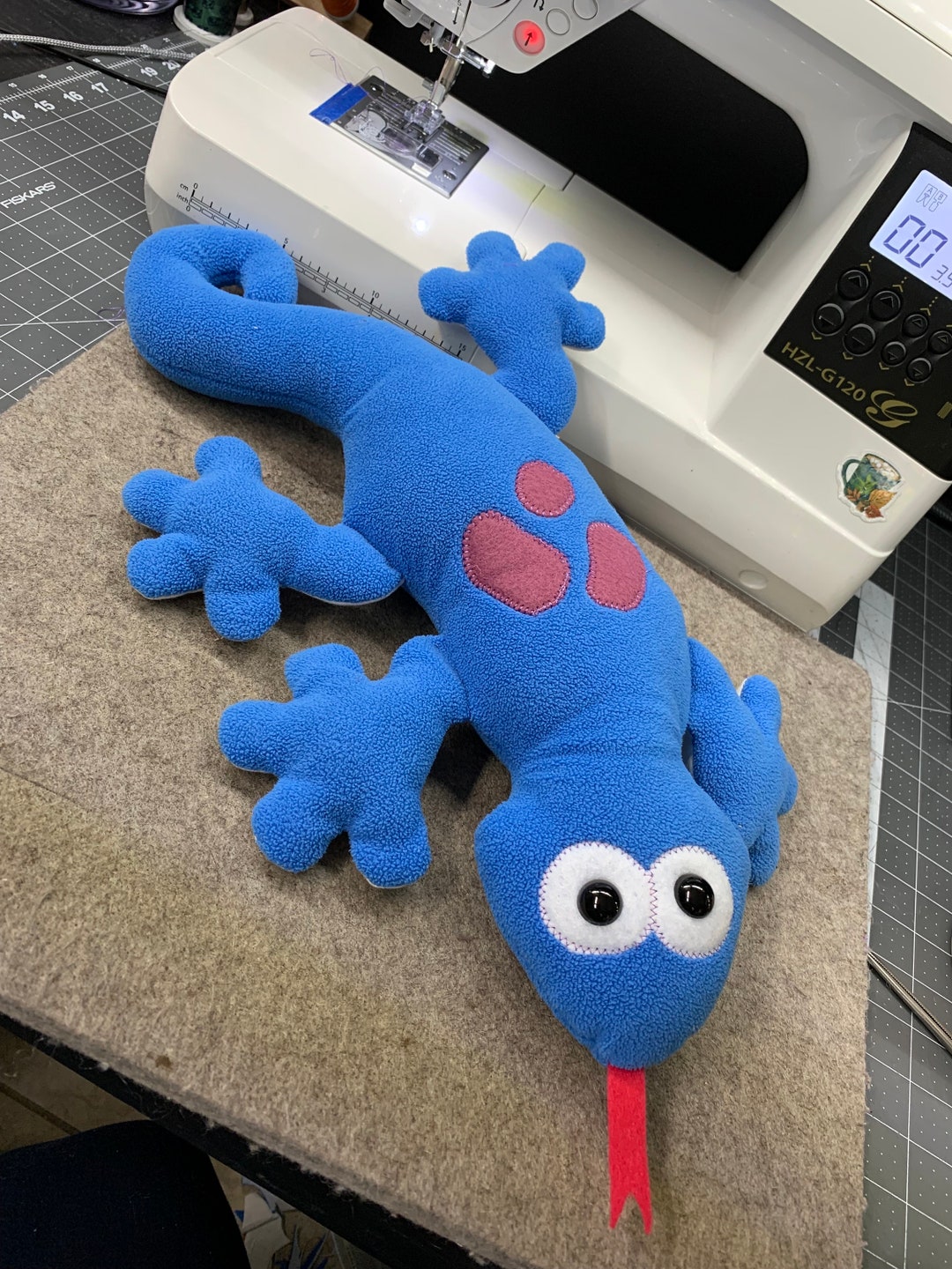 Memory LIZARD Handmade Keepsake Animal Gecko Amphibian Made From Love ...