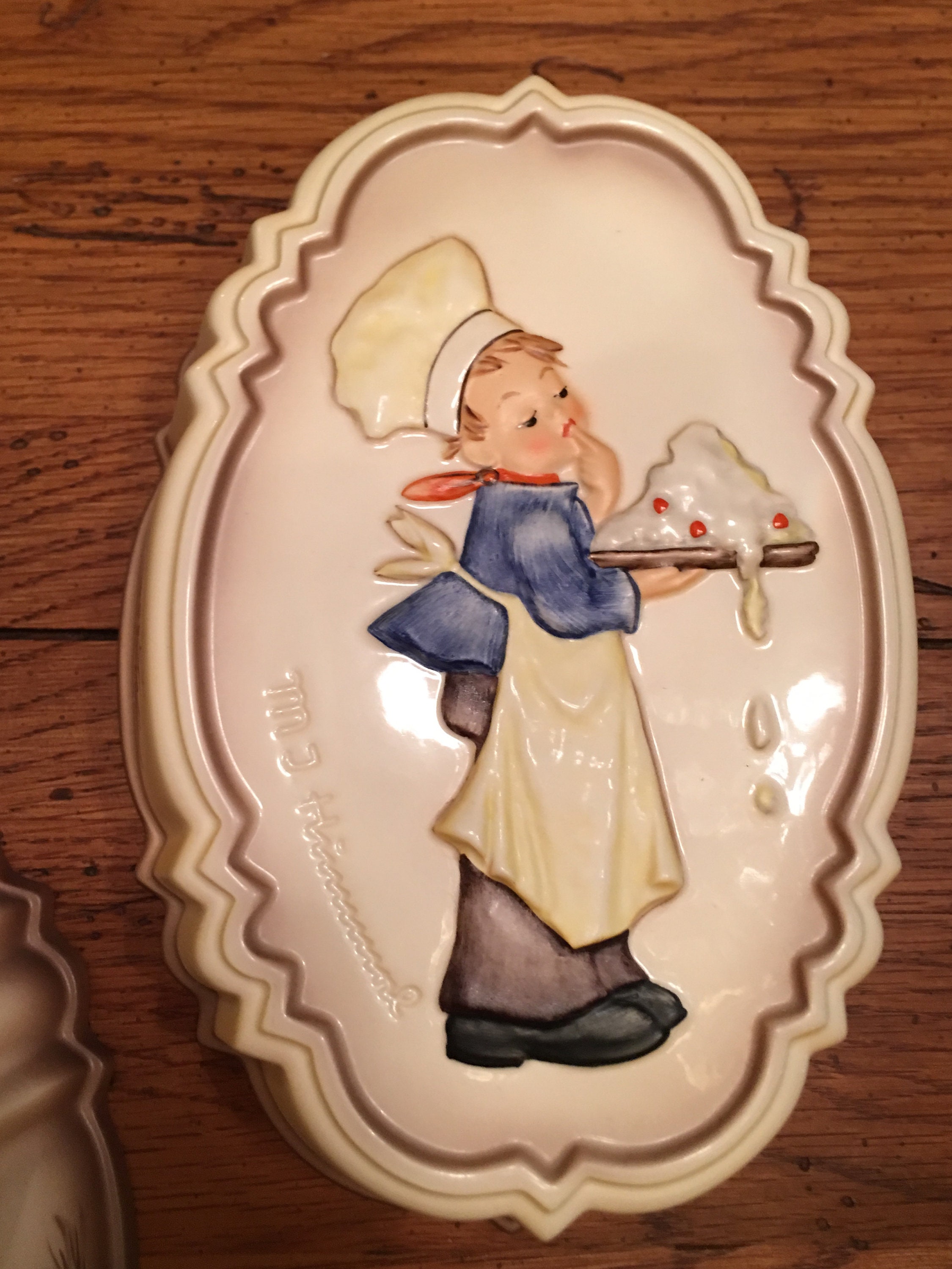 MJ Hummel 1989 Goebel Cake Baking Mold Round D-90 Wall Hanging Rare Vtg ...