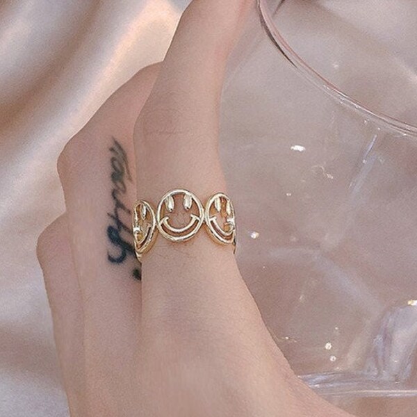 Smiley Ring - Etsy Canada