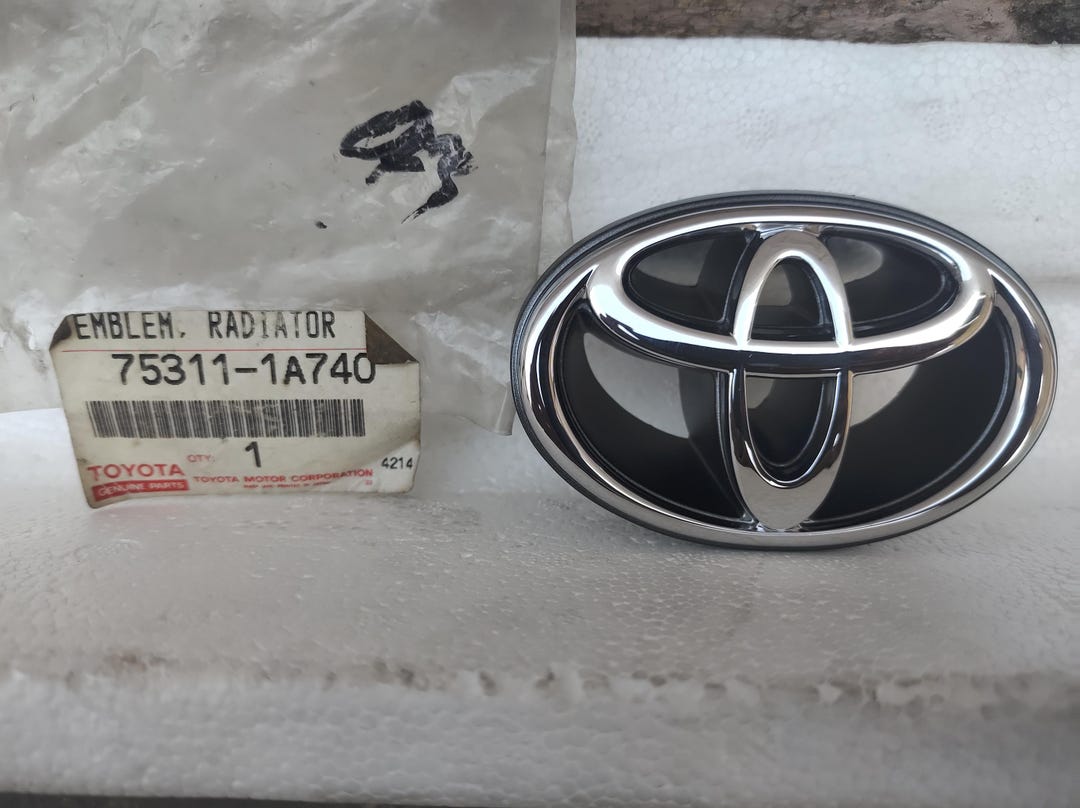 Toyota Corolla Ae100 Ae101 Front Grill Chrome Emblem Japan Free ...