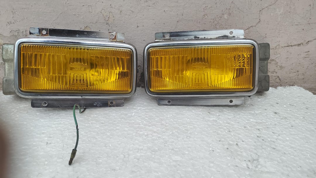 Used Toyota AE80 Ae86 Corolla Ke70 Vintage Fog Lights Koito 114-11201 ...