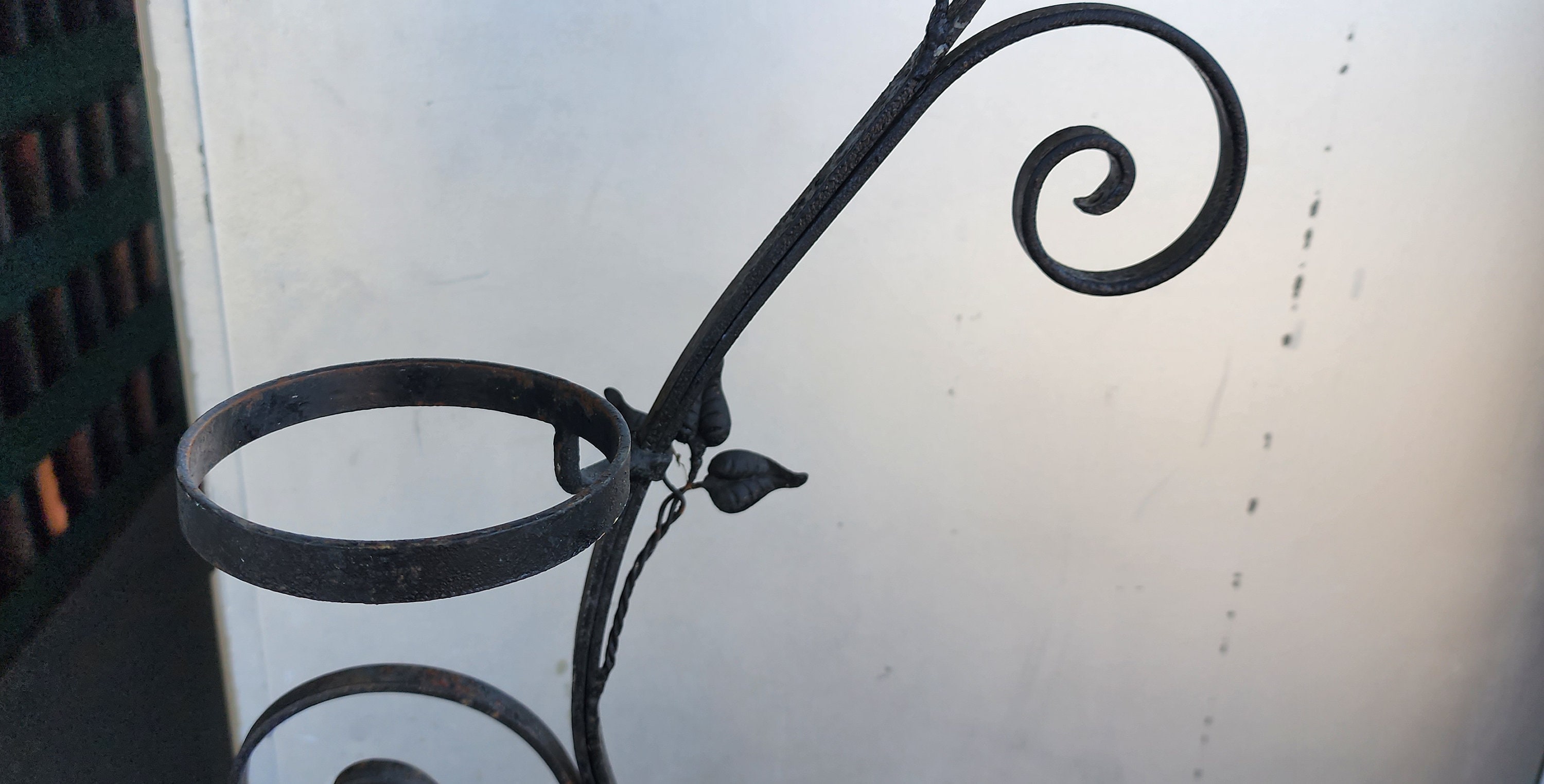 Mid Century Hand Wrought Iron Wall Climbing Flat Back Scroll Plant ...
