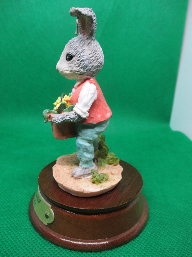 Little Nook Village by Lionardo Jasper Rabbit Figurine 1989 | Etsy