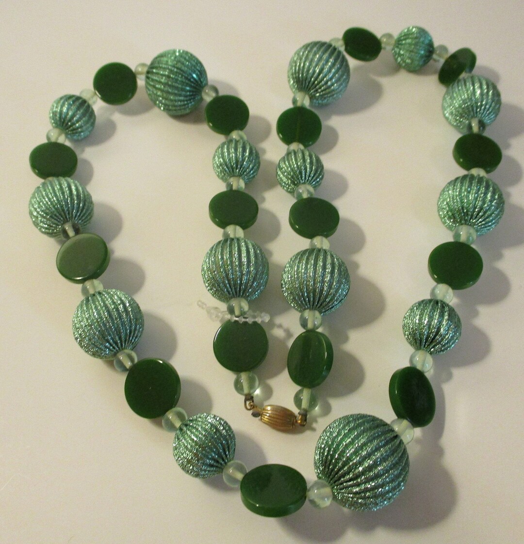 BAKELITE NECKLACE Green Bakelite Flat Disc Beads, Green Sparkle Ribbed ...